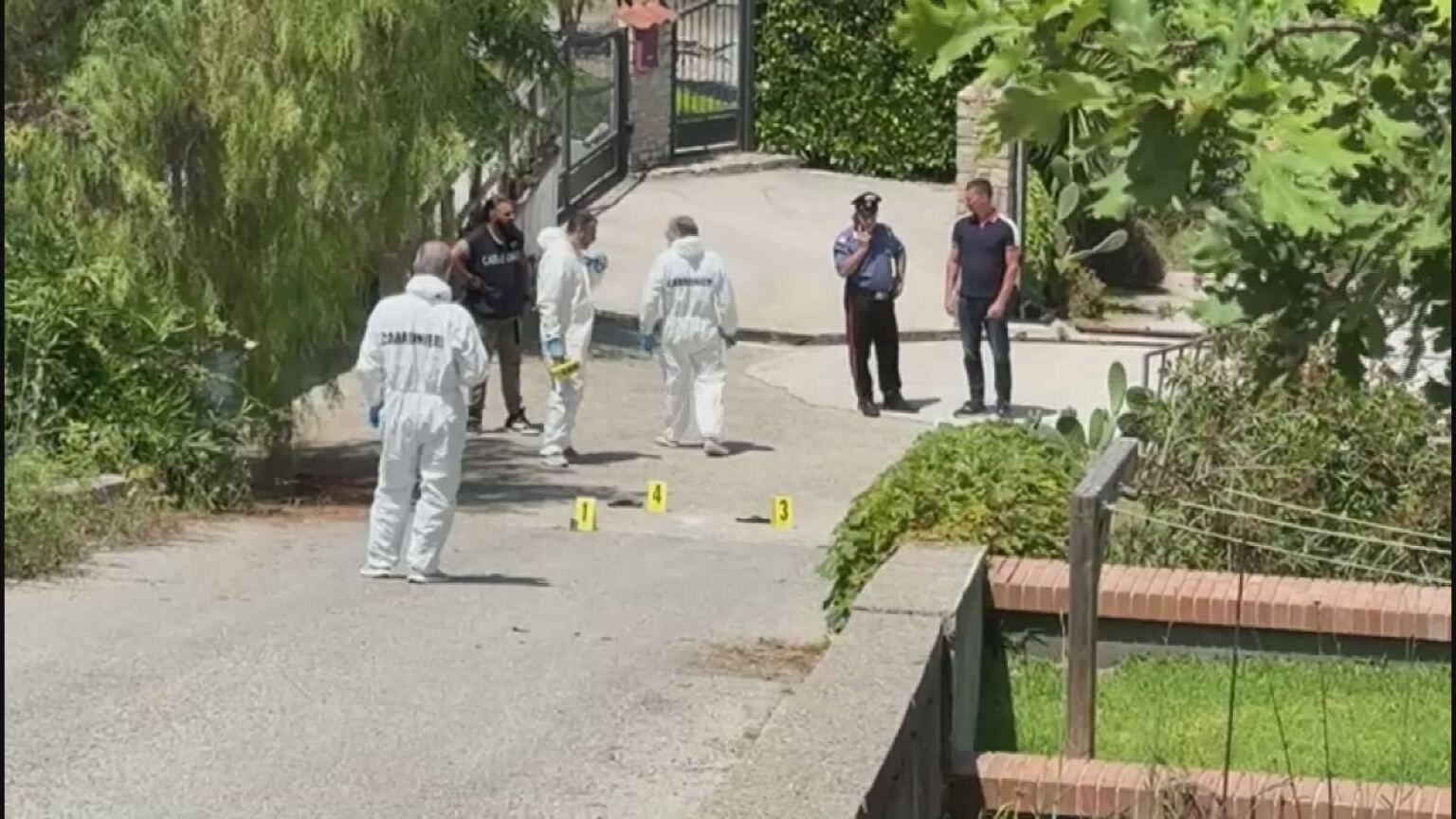 Tödliche Schüsse: Überfall auf Villa endet mit einem toten und einem ...